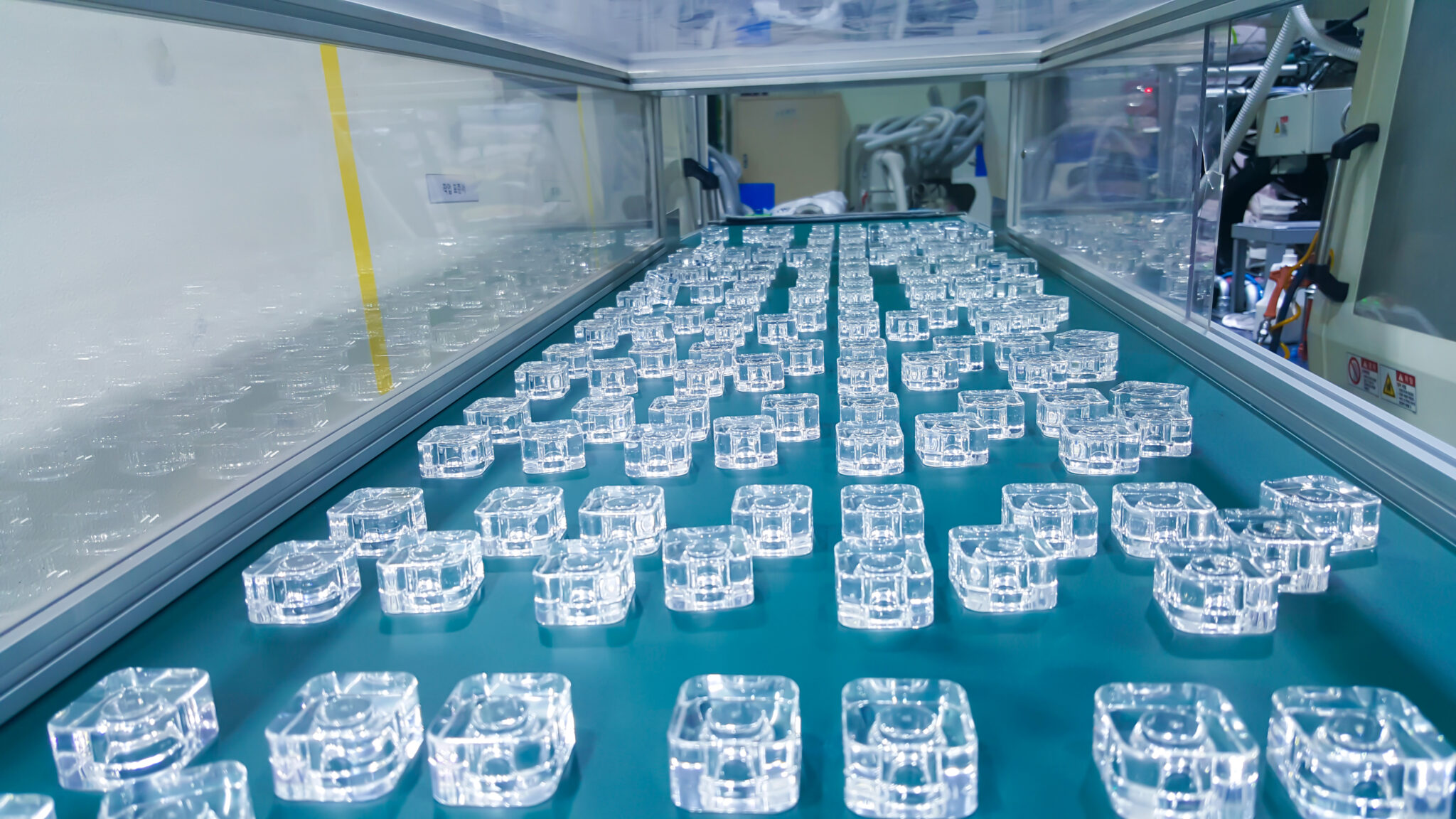 High Volume Injection Molding vs Low Volume Injection Molding